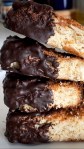 Batoane din cocos cu ciocolată | Awfully Tasty